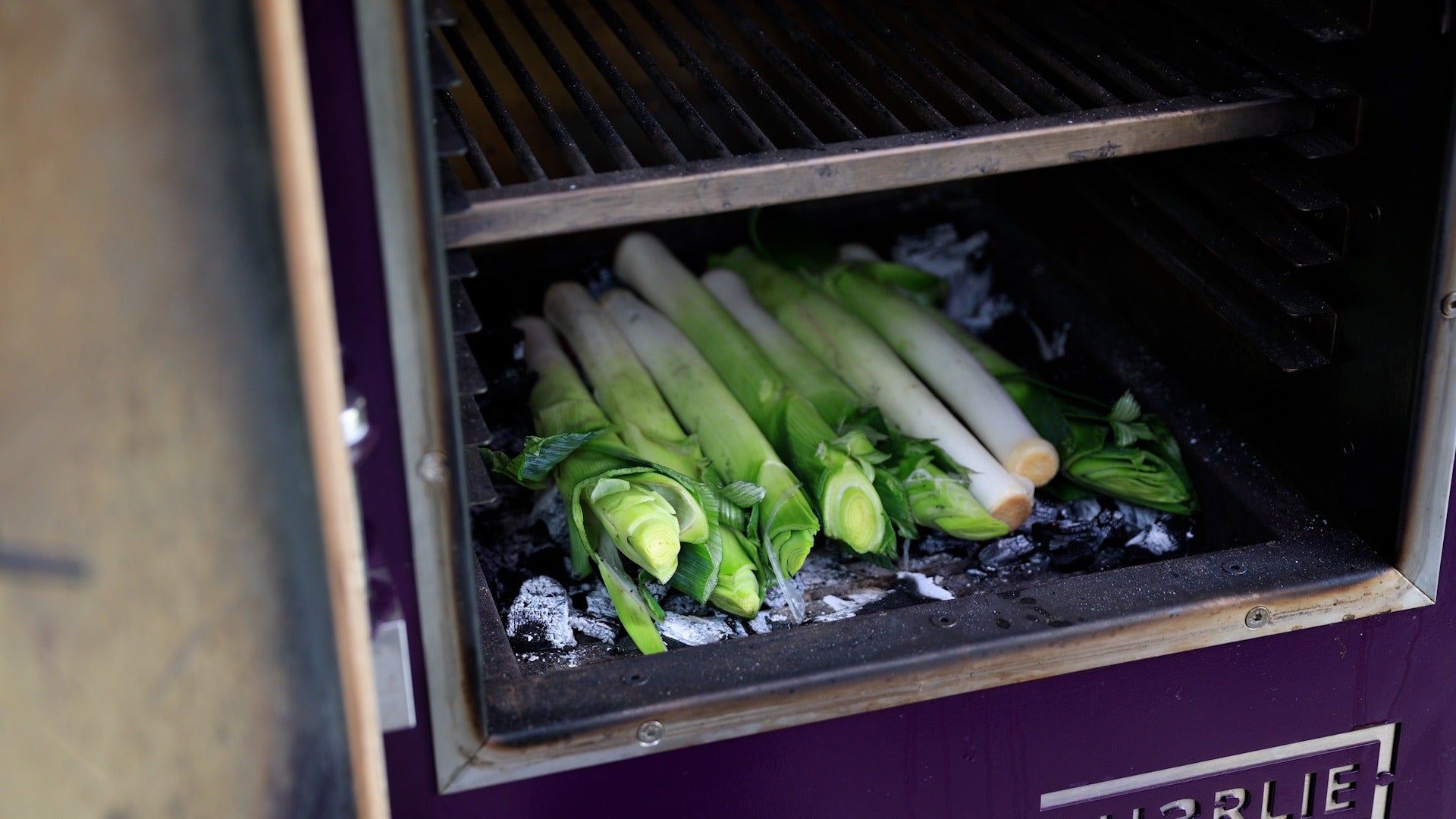 Charlie Oven | All-in-One Charcoal BBQ, Smoker & Pizza Oven